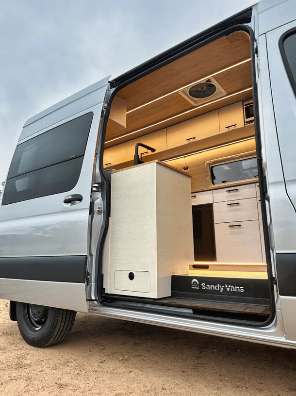 Ariana VANde | Sandy Vans - San Diego, California